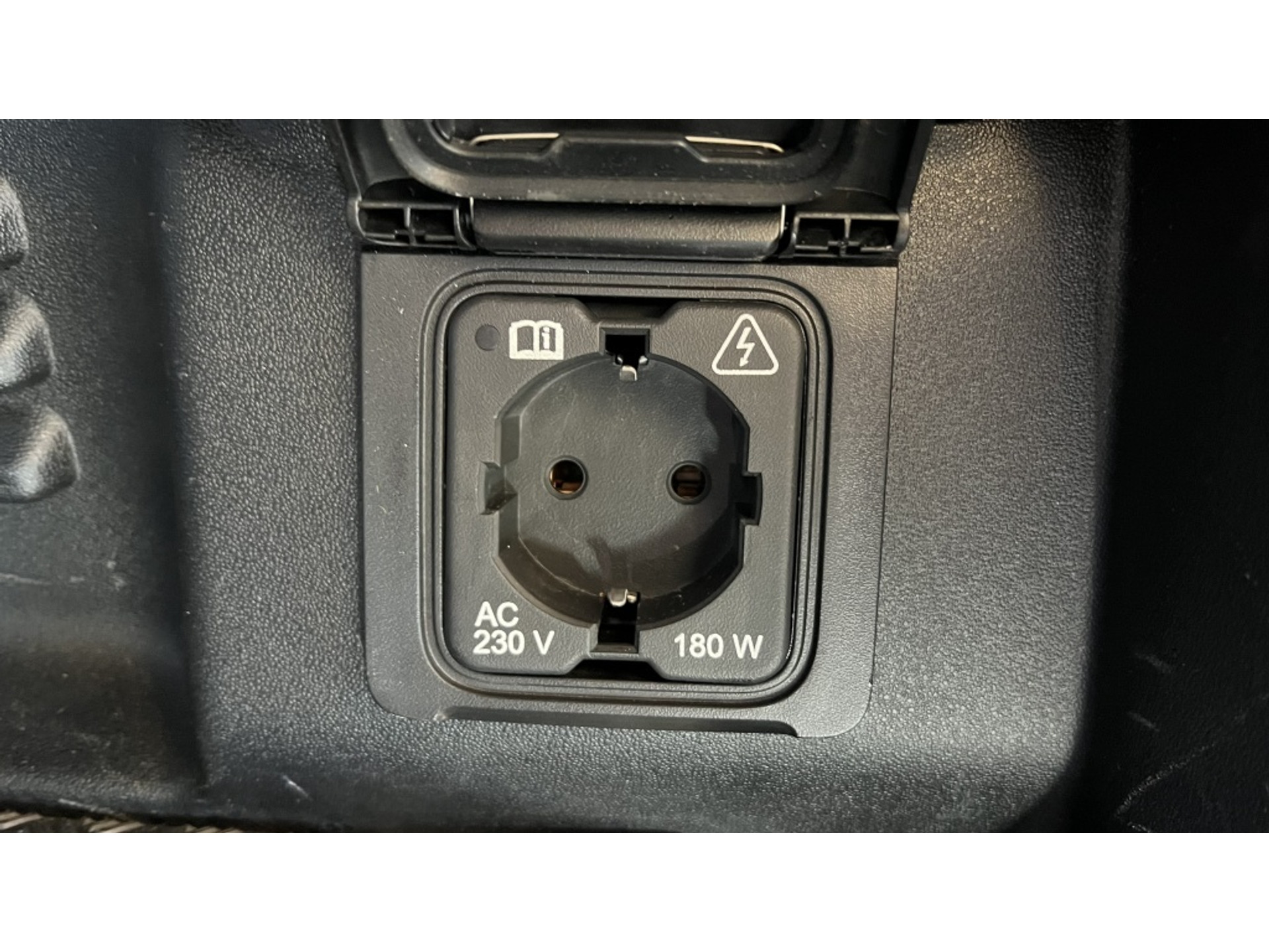 Land Rover-Defender-110 2.0 P400e 110 | HUD | Pano | 360 Camera | PPF ...